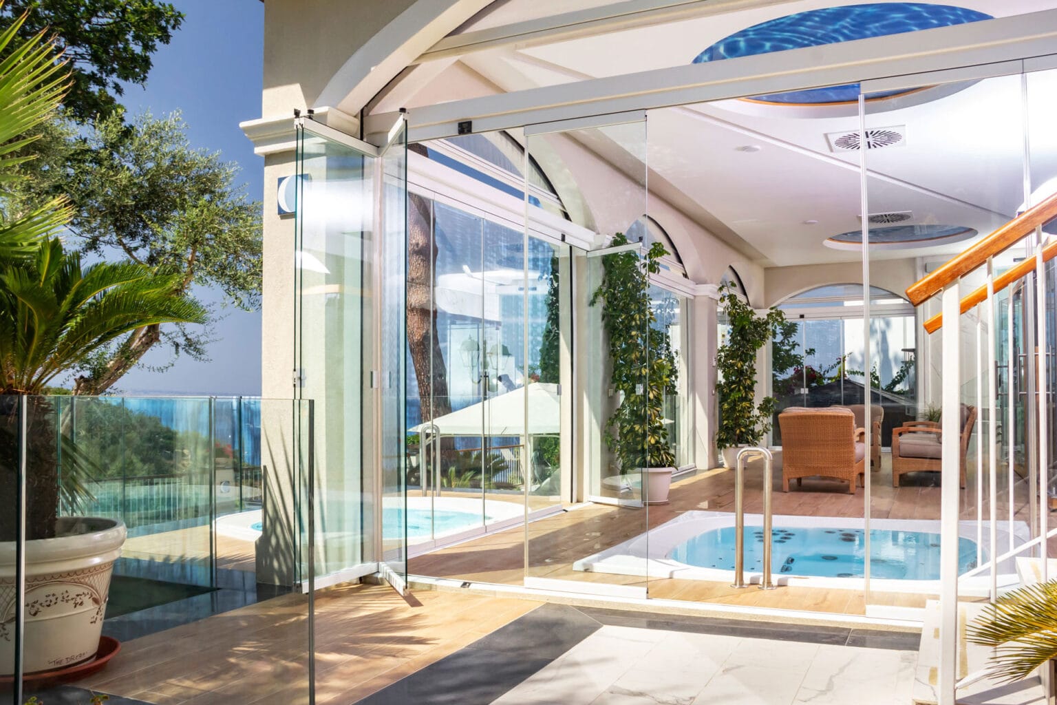 INFINITY GLASS | Più Vetrate - www.piuvetrate.com